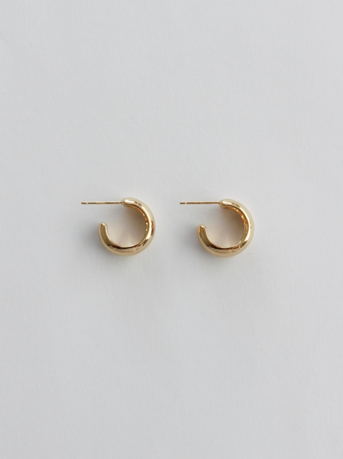 Venus earrings in gold – CALLMOON