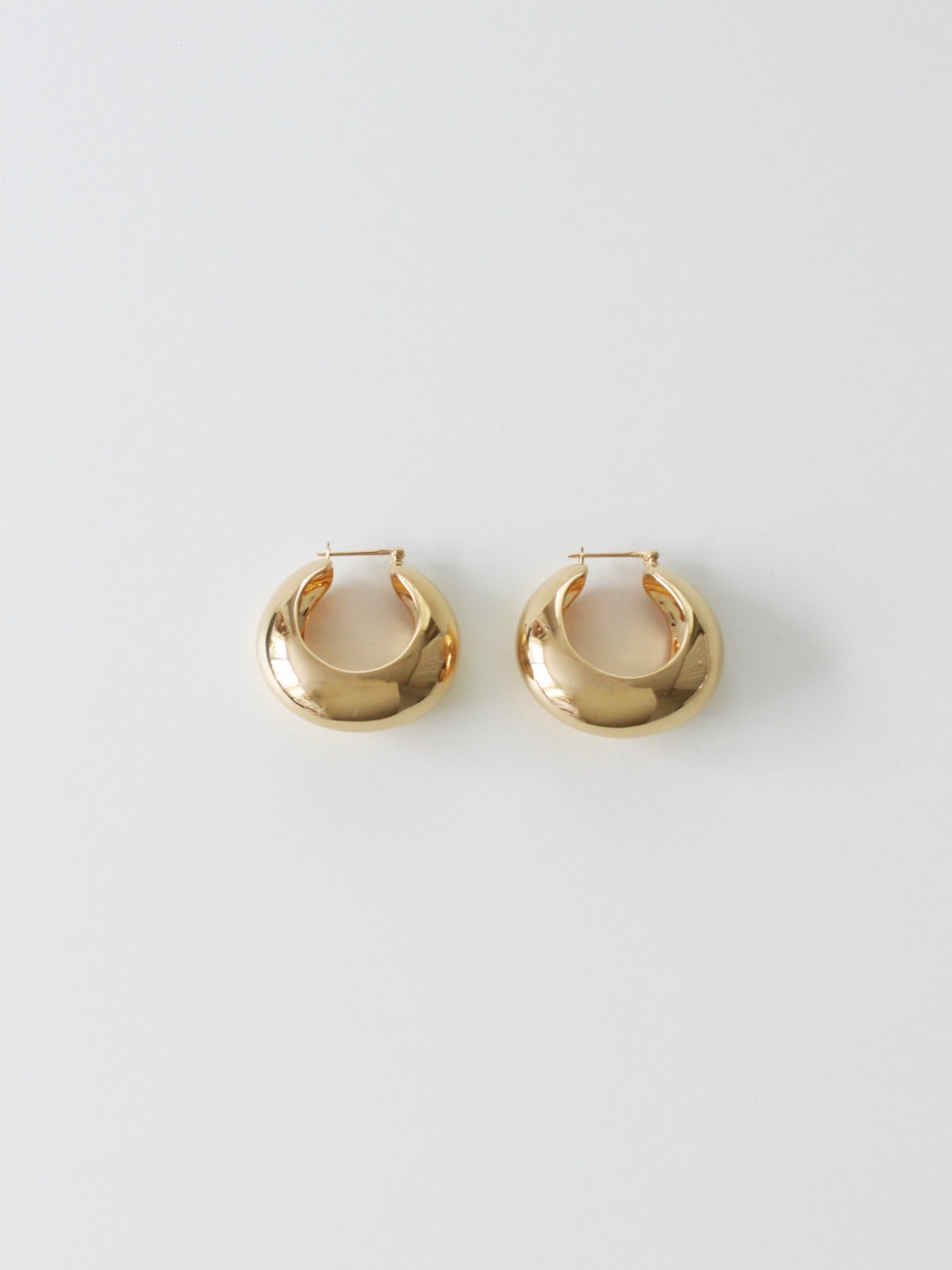 Nami earrings in gold – CALLMOON